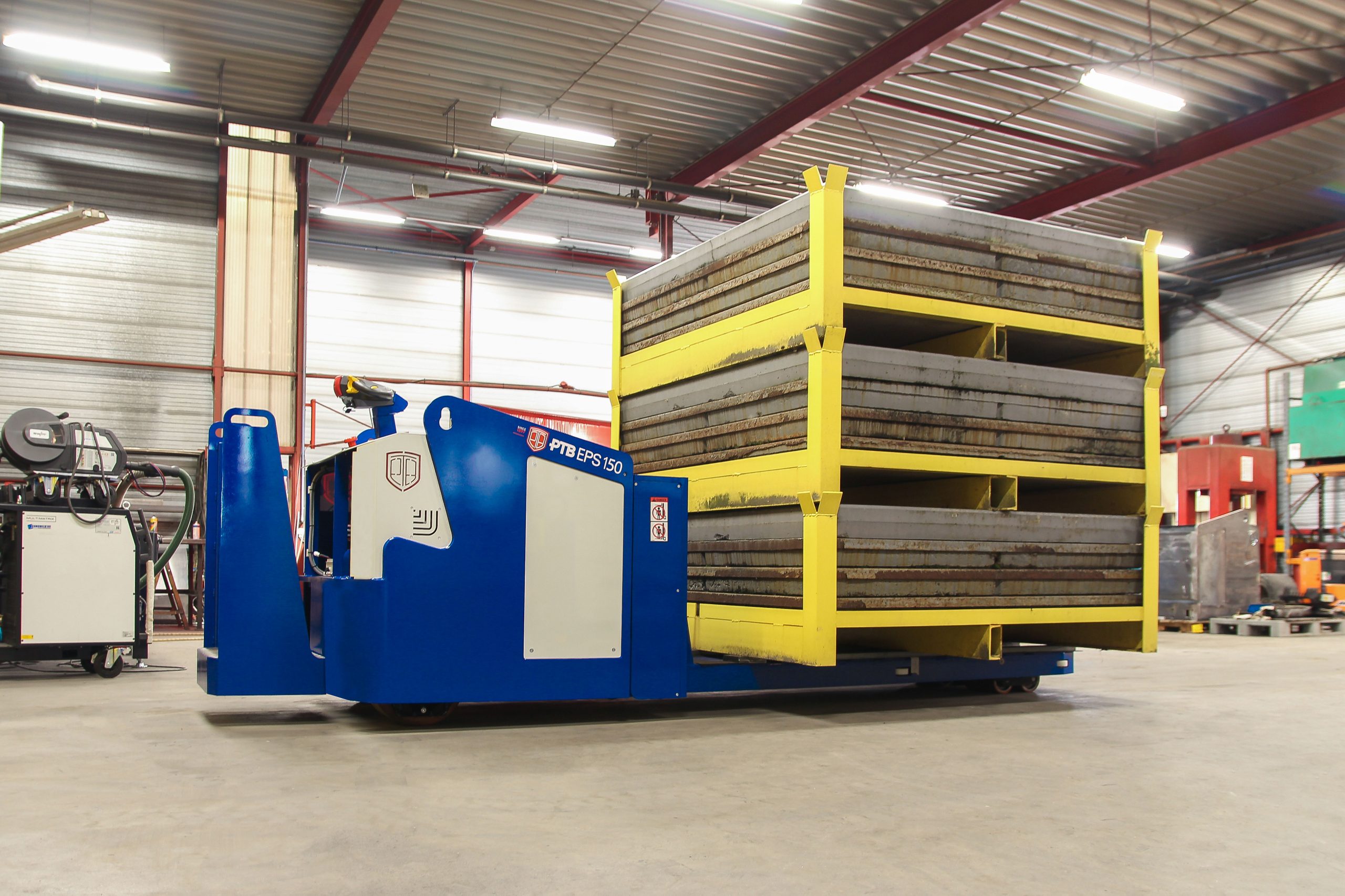 Madern operates machine stations with the EPS150 pallet truck - PTB ...